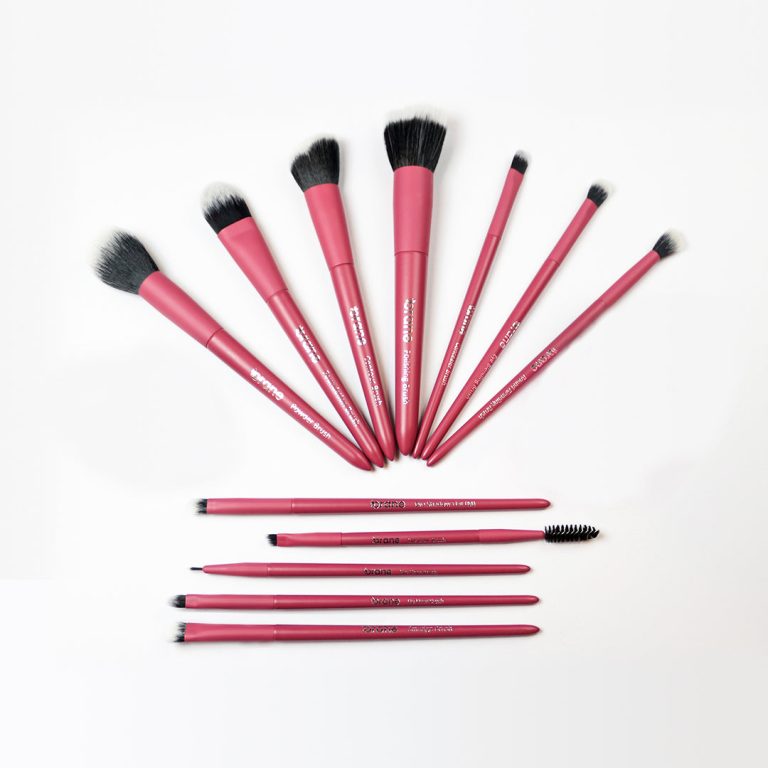 How to Use Makeup Brushes: Complete Beginner’s Guide